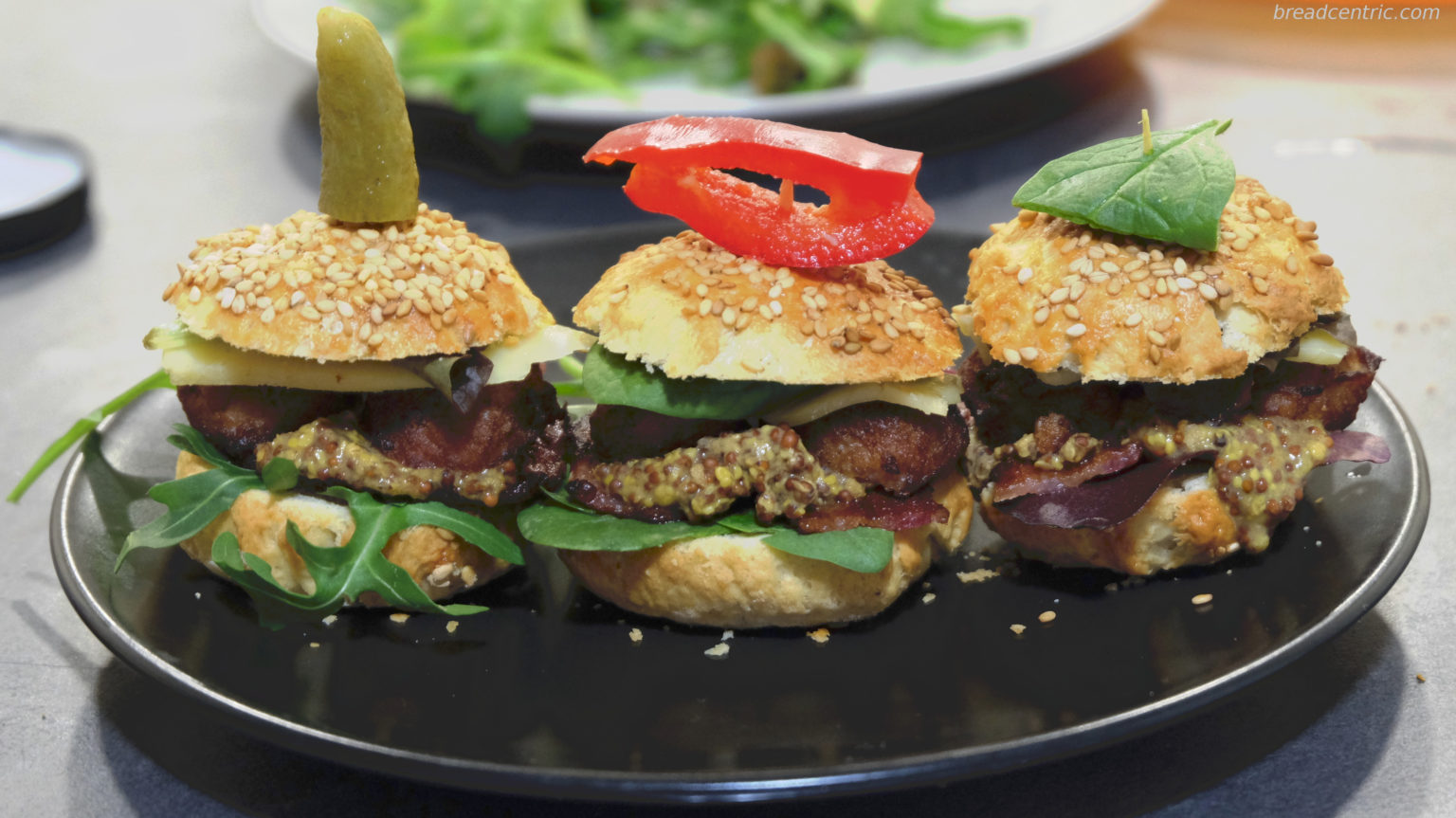 Mini burgers. Małe burgery. – Breadcentric